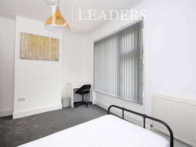 5 bedroom house to rent