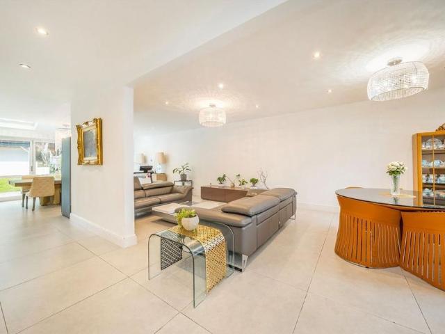 5 bedroom house to rent