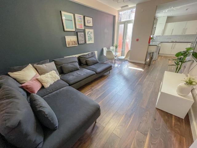 5 bedroom house to rent