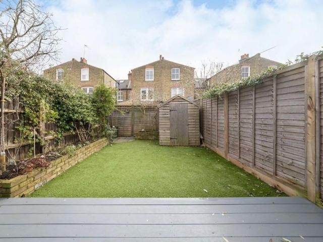 5 bedroom house to rent