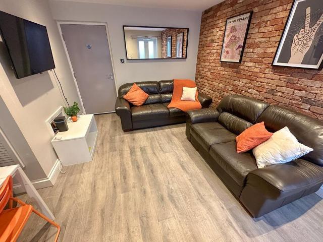 5 bedroom house to rent