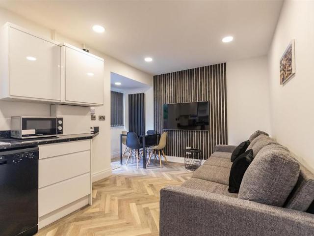 5 bedroom house to rent