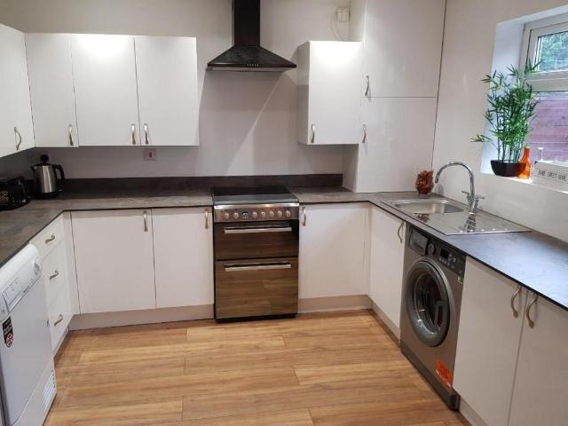 5 bedroom house to rent