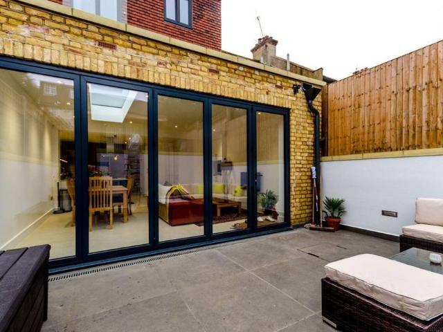 5 bedroom house to rent