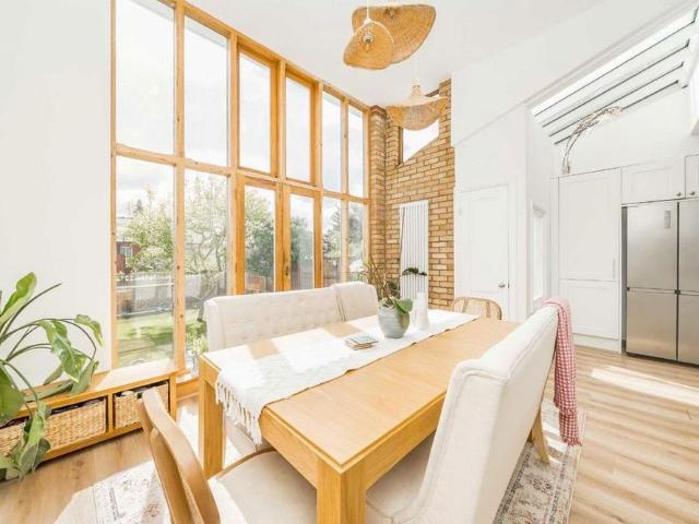 5 bedroom house to rent