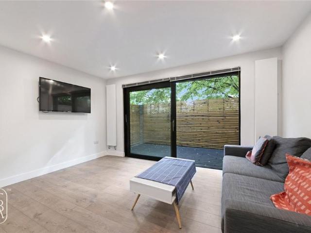 5 bedroom house to rent