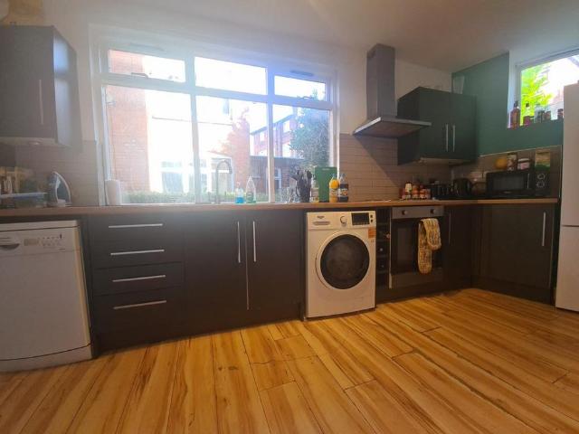 5 bedroom house to rent