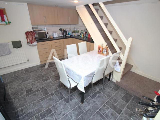 5 bedroom house to rent
