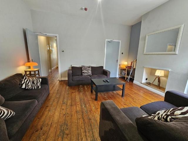 5 bedroom house to rent