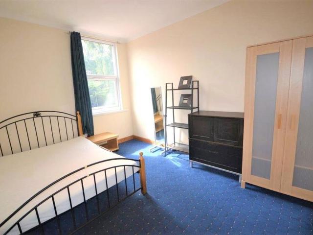 5 bedroom house to rent
