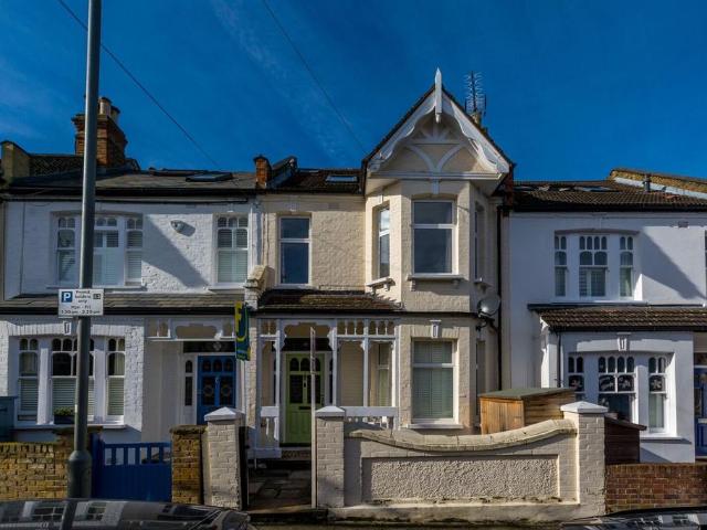 5 bedroom house to rent