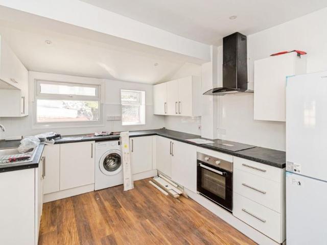 5 bedroom house to rent