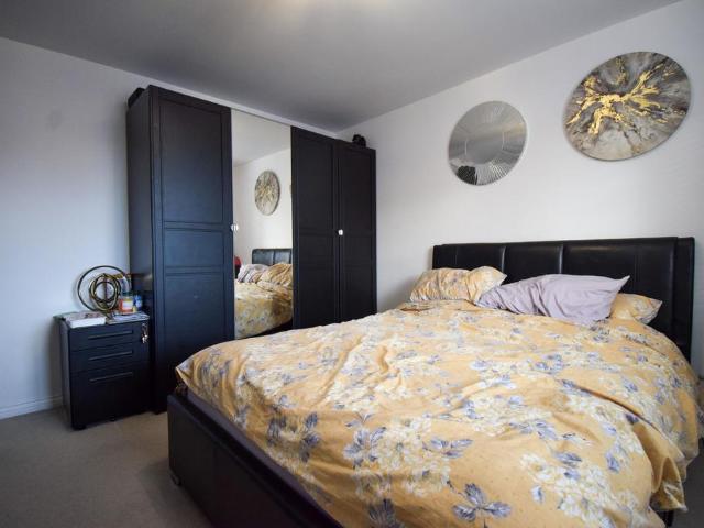 5 bedroom house to rent