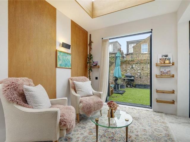 5 bedroom house to rent