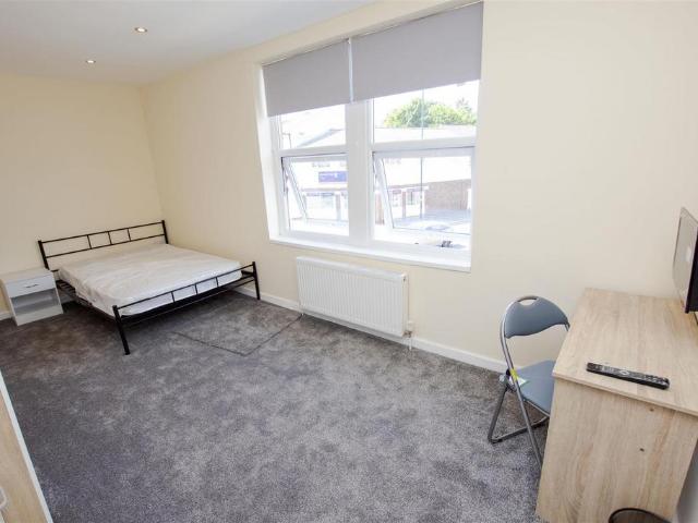 5 bedroom house to rent