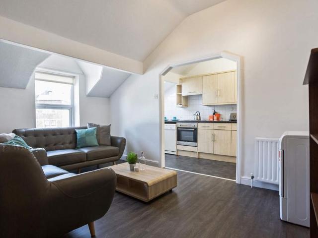 5 bedroom house to rent