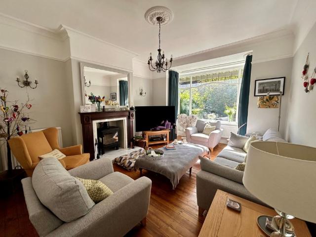 5 bedroom house to rent