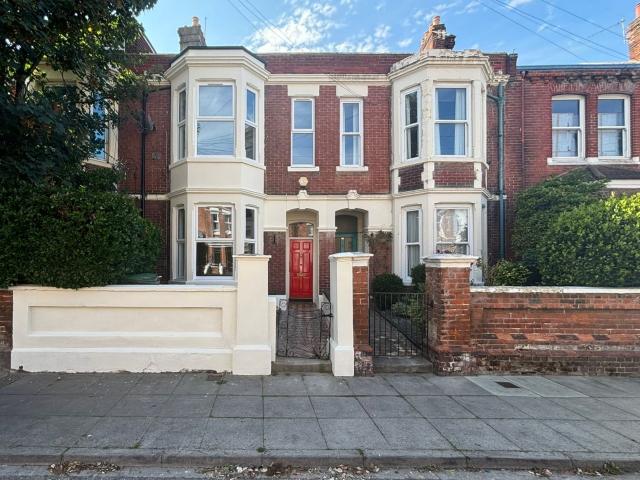 5 bedroom house to rent