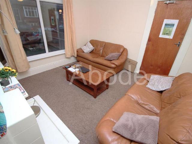 5 bedroom house to rent