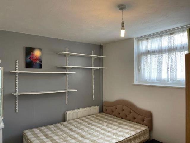 5 bedroom house to rent