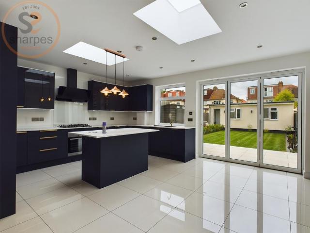 5 bedroom house to rent