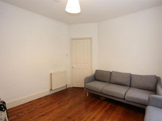 5 bedroom house to rent
