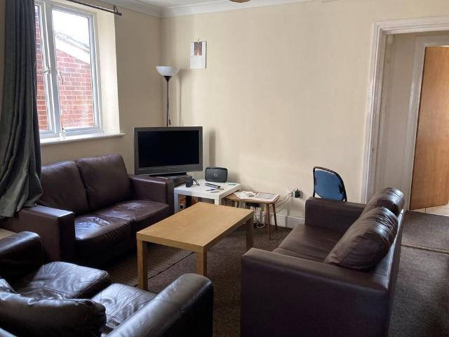 5 bedroom house to rent