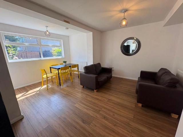 5 bedroom house to rent