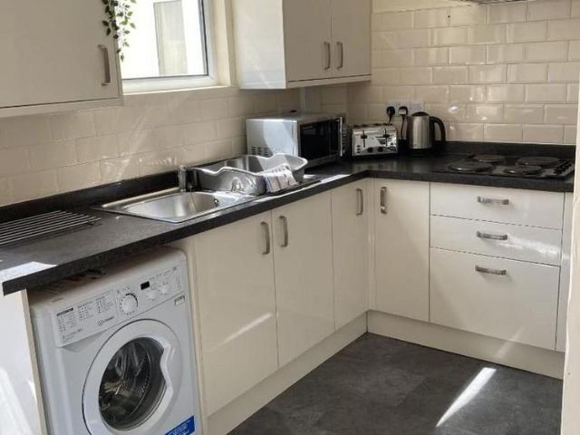 5 bedroom house to rent