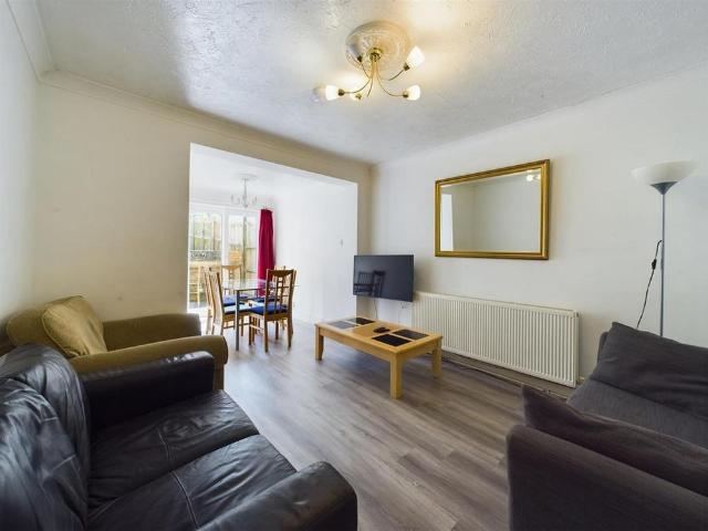 5 bedroom house to rent