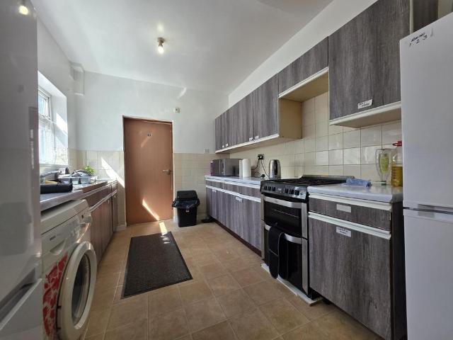 5 bedroom house to rent