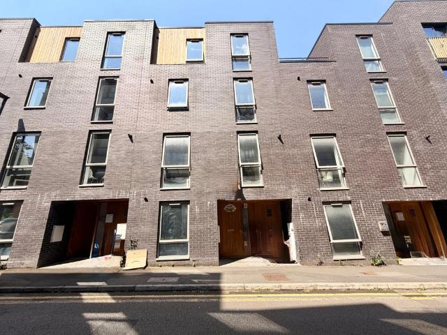 5 bedroom house to rent