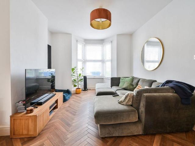 5 bedroom house to rent
