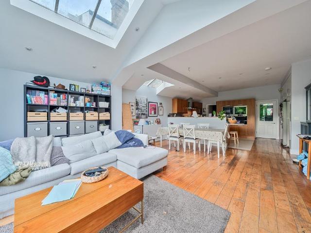 5 bedroom house to rent