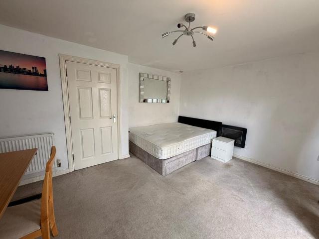 5 bedroom house to rent