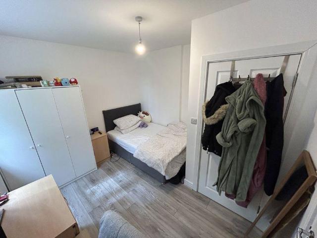 5 bedroom house to rent