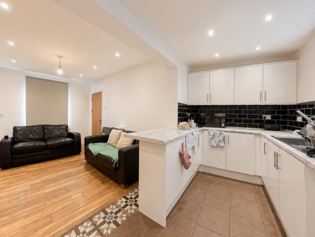5 bedroom house to rent