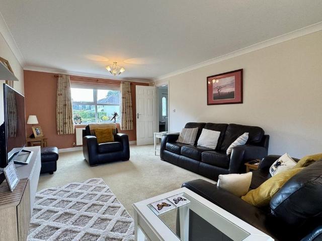5 bedroom house to rent