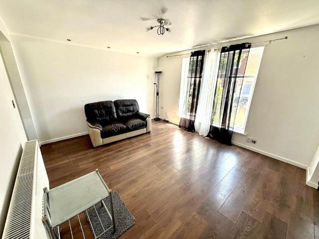 5 bedroom house to rent