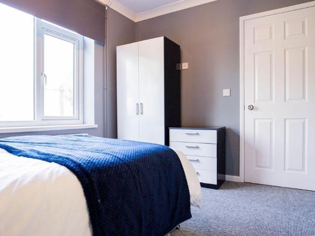 5 bedroom house to rent