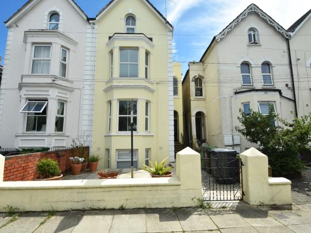 5 bedroom house to rent