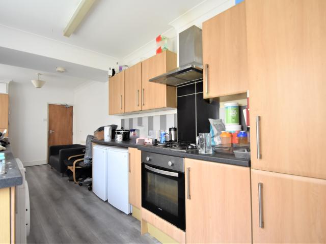 5 bedroom house to rent
