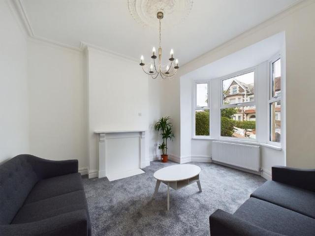 5 bedroom house to rent