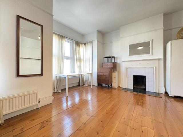 5 bedroom house to rent