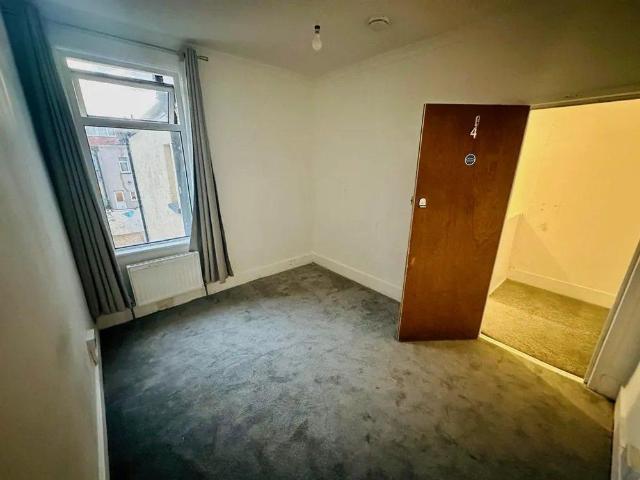 5 bedroom house to rent