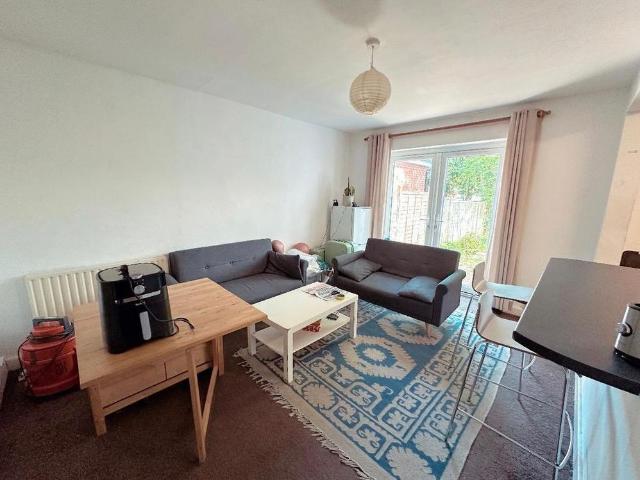 5 bedroom house to rent
