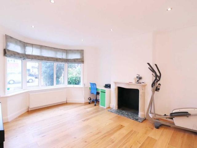 5 bedroom house to rent