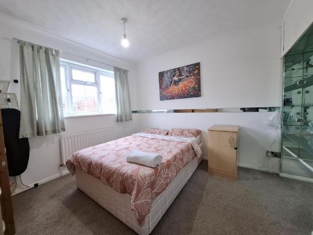 5 bedroom house to rent