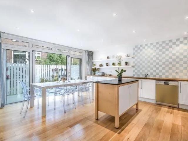 5 bedroom house to rent