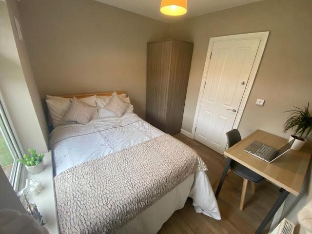 5 bedroom house to rent
